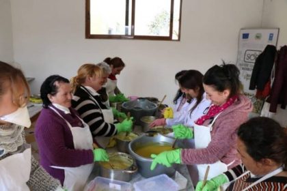 Prodhimi i sapunit nga grate e Roskovecit - AgroNews.Al